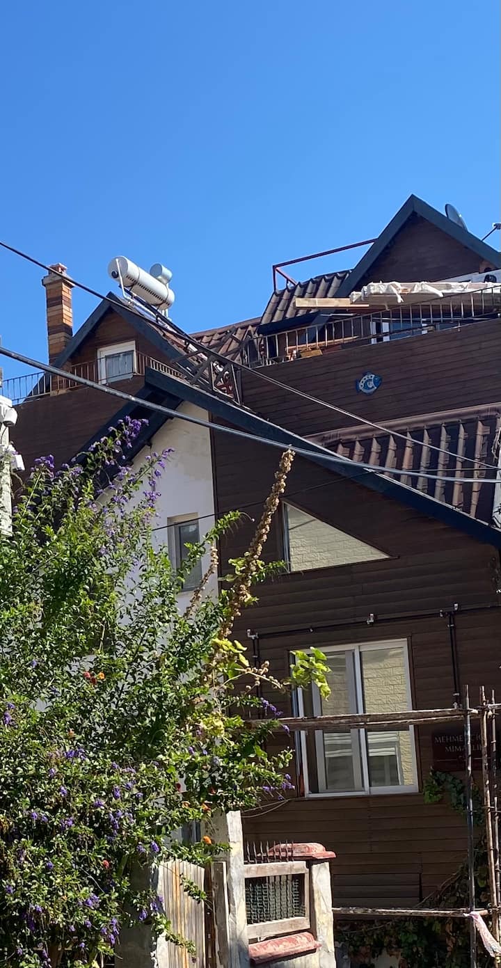 İZmir Merkeze 20 Km,urla Merkeze 6 Km,sahile 25 M. - Urla