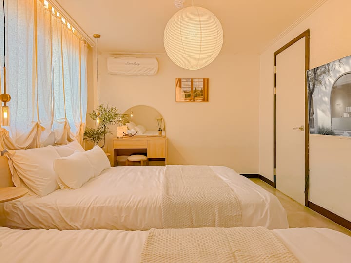 6인 합법숙소 녹사평역 도보5분/침대3개/이태원.해방촌.신흥시장 도보5분/한남까페거리 5분 - Seoul