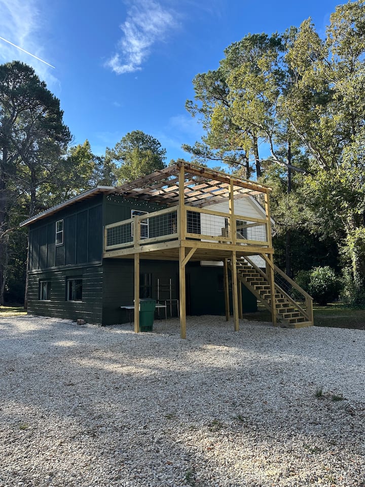 The Pines Retreat - Rustic Modern Camp - Hammond, LA