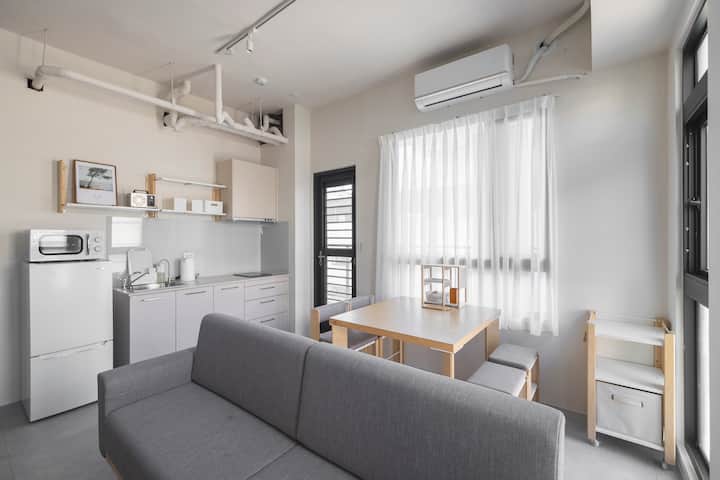 【陸棧】6人房酒店式公寓（有電梯/2房/親子友善/廚房/長住）【近逢甲、中央公園】 - Taichung City