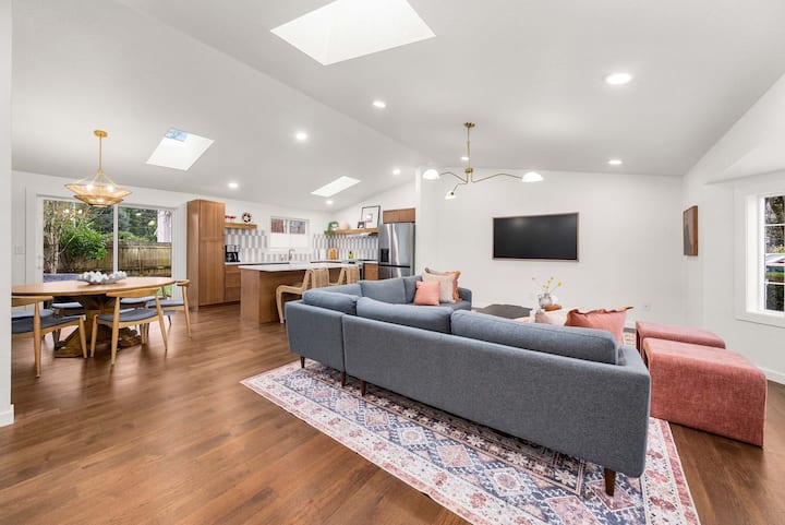 Beautiful Contemporary Home Sleeps 8 +A/c - Millersylvania State Park, Olympia