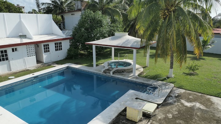 Casa Privada Con Alberca Y Un Jardín Muy Amplio - Mexico