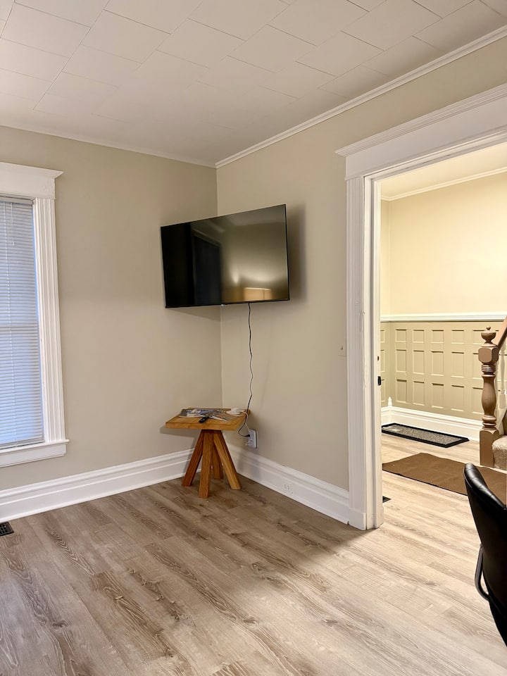 Peaceful First-floor Stay– Nurse-friendly Rates - Rochester, NY