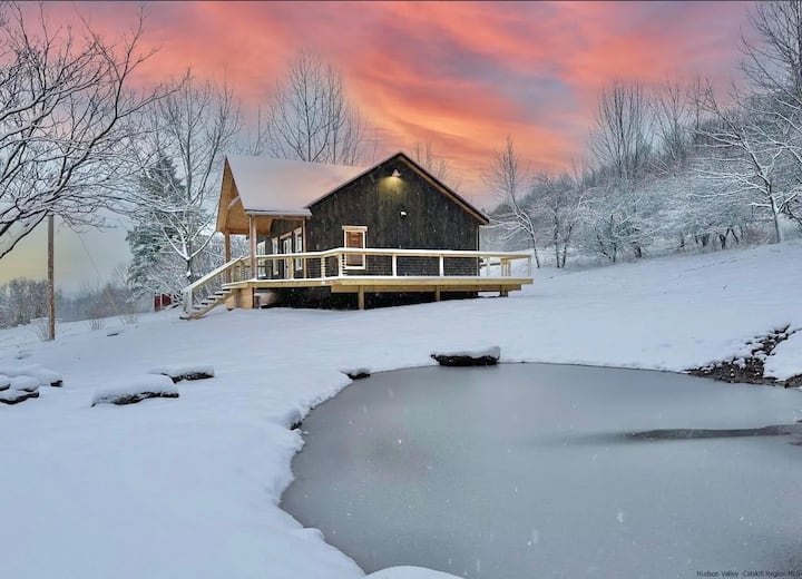 Private Apple Orchard & Pristine Brand New Home - Roxbury, NY