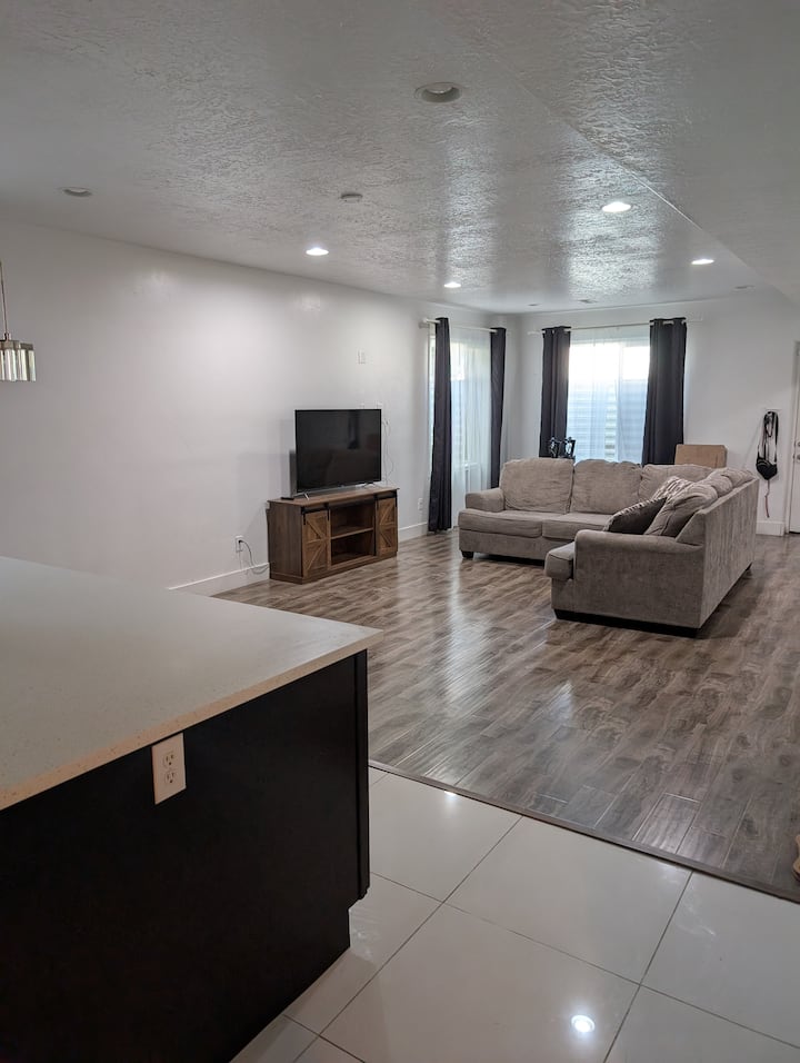 Beautiful 3-bed Basement Apartment In Ivory Ridge - Highland, UT