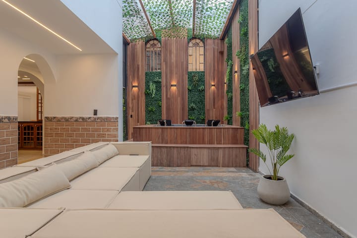 Casa 16 Pax/ Jacuzzi/ 6ac/ Laureles Estadio - Medellín