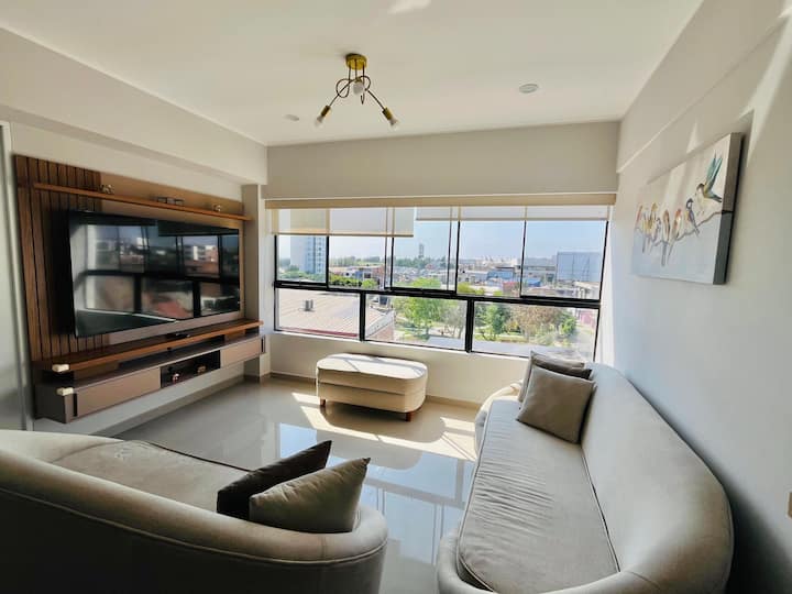 Alojamiento Frente Al Centro Comercial Mall Plaz - Peru