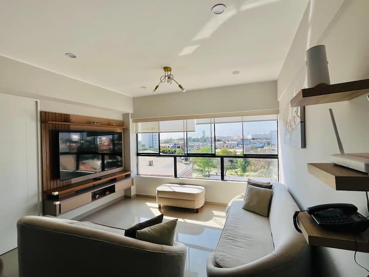 Alojamiento Frente Al Centro Comercial Mall Plaz - Trujillo