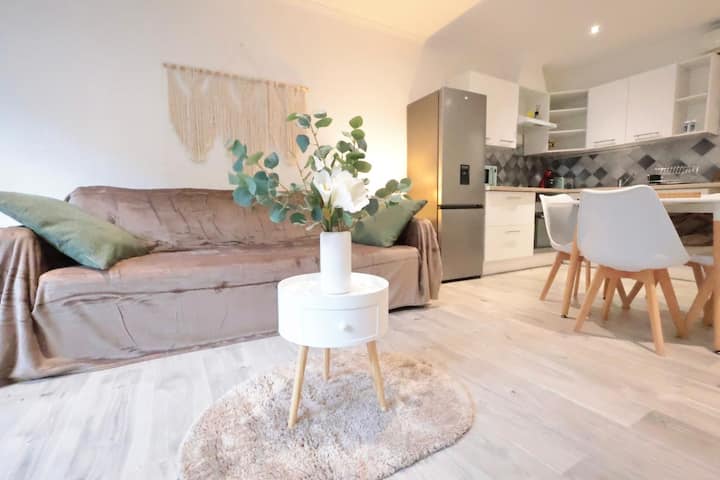 Le Cocoon Tanit : Apt 4 Prs, Piscine, 5 Min Plages - Antibes