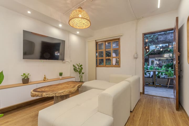Casa Poblado10 Pax/ 5ac/ Jacuzzi/5br - Medellín