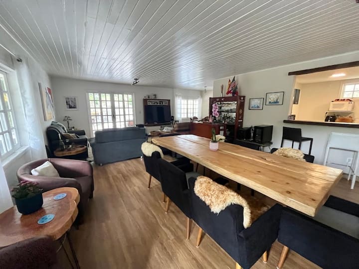 Maravilhosa Casa Salão 4 Quartos Piscina E Churras - Petrópolis