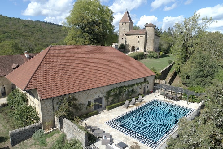 Gîte De Groupe Du Château De Marigna - Département Jura