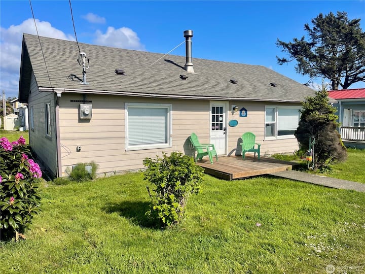 Salty Dog Beach House Close To Beach. - Pacific Beach, WA