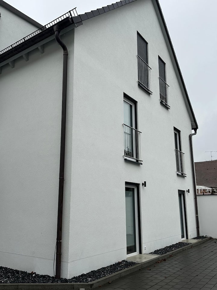 Haus Mit 8 Zimmern Zu Vermieten - Illertissen