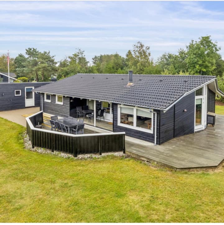Forbrug Inkluderet. Sommerhus Med Spa Og Spil Rum - Denmark