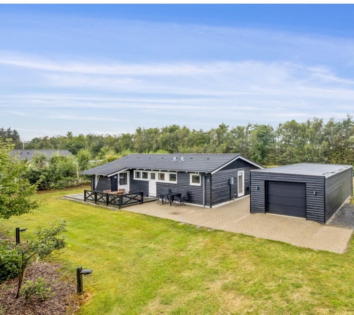 Sommerhus Med Vildmarksbad Og Aktivitetsrum - Hou