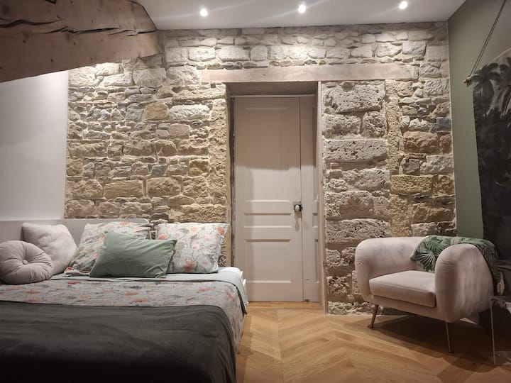 Une Invitation Cosy Au Cœur De Lyon - リヨン