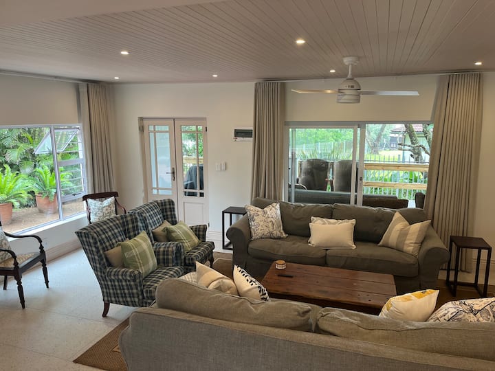 60 Metres From The Beach Is 500 Hove Crescent - Port Edward