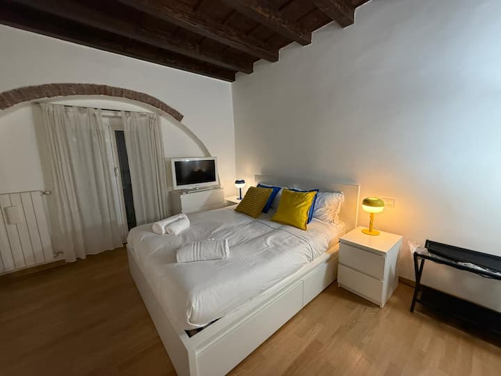 Milano 2 Bdr Flat - Direct Tram 15 Min Duomo - Milan