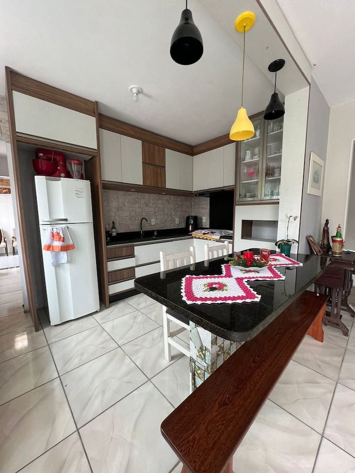 Casa  Espaçosa - Santo Amaro da Imperatriz