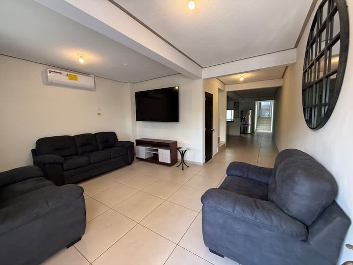 Casa La Cima 8 Huéspedes 
Casa Nueva - San Salvador