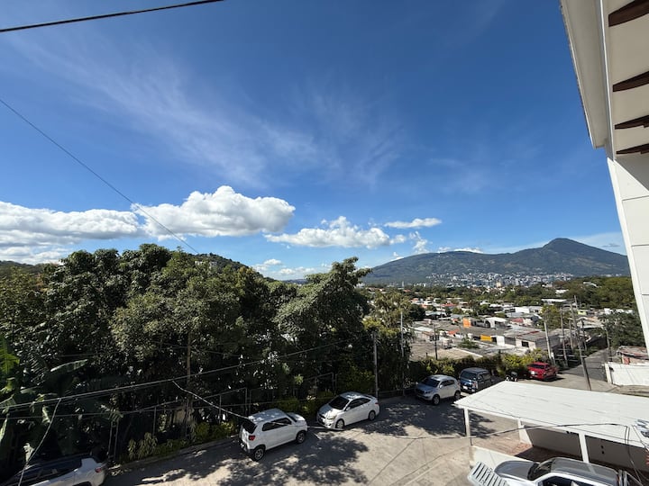 Casa La Cima 8 Huéspedes 
Casa Nueva - San Salvador (El Salvador)
