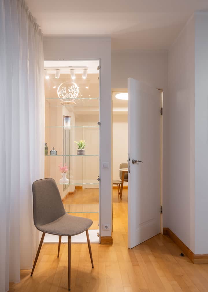 Contemporary 2bd Apartment, Riga, Center - Riga