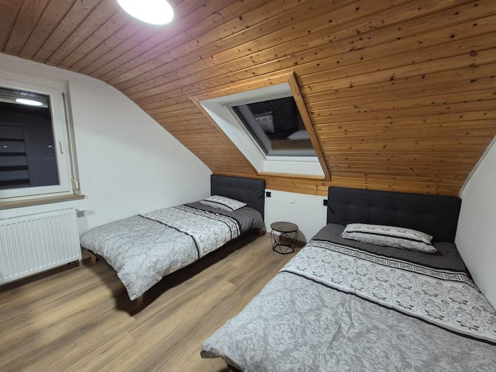 Frisch Renoviert, Top Lage: Wohnen Mit Komfort - Metzingen