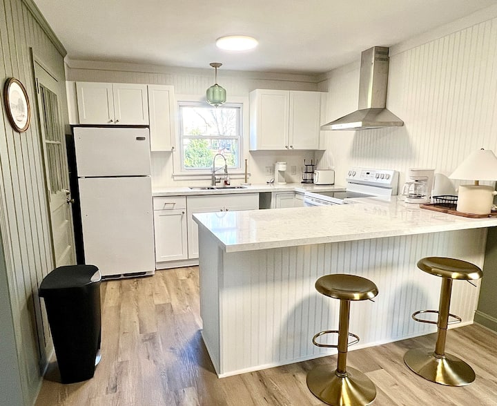 Perfect For Small Families And Professionals! - Winston-Salem, NC