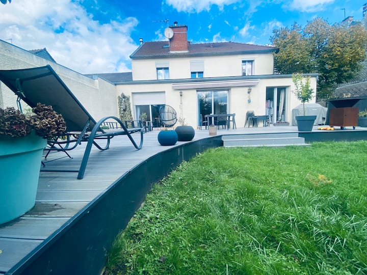 Maison : Proximité Commerce Et Centre-ville - Ardennes