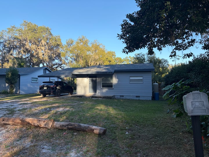 ~ Shore Steps Cottage ~ - Winter Garden, FL