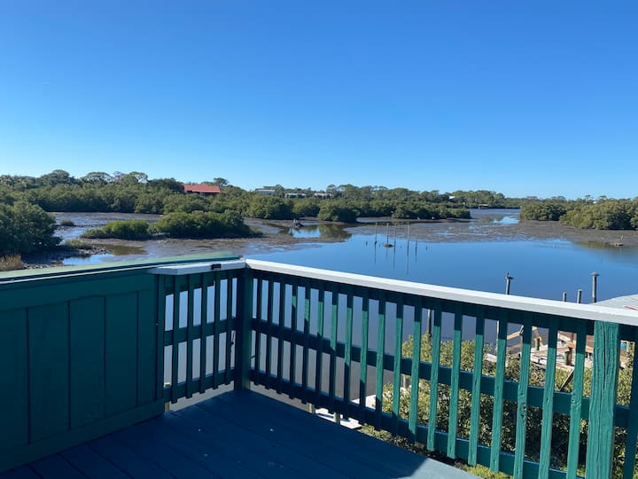 The Crow’s Nest At Fisherman’s Wharf - Cedar Key, FL