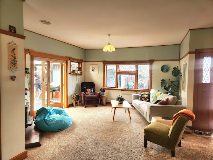 Two Blocks West 
Central Blenheim At Its Best! - Blenheim