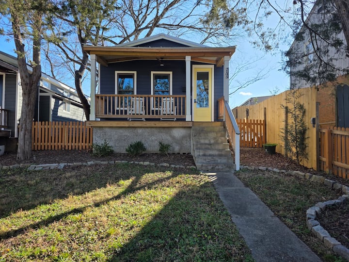 Cozy Little House On The Hill. - Richmond, VA