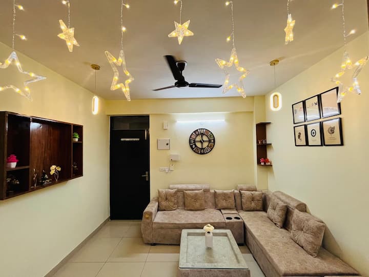 1bhk Flat With Complimentary Breakfast And Gym. - Manesar