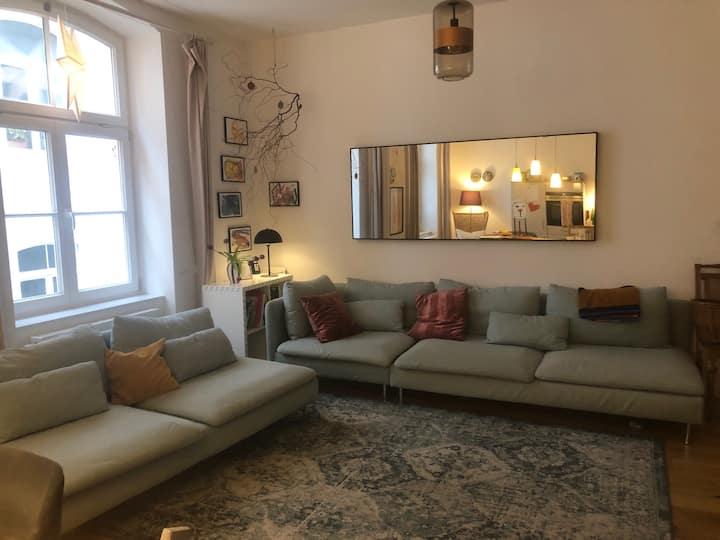 Stilvolle Altbauwohnung In Der Kölner Südstadt - ケルン