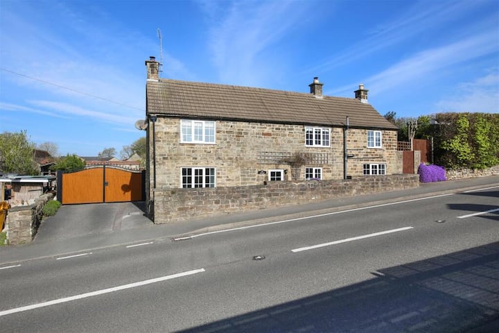 Charming Stone Cottage With Rustic, Cosy Appeal. - Matlock