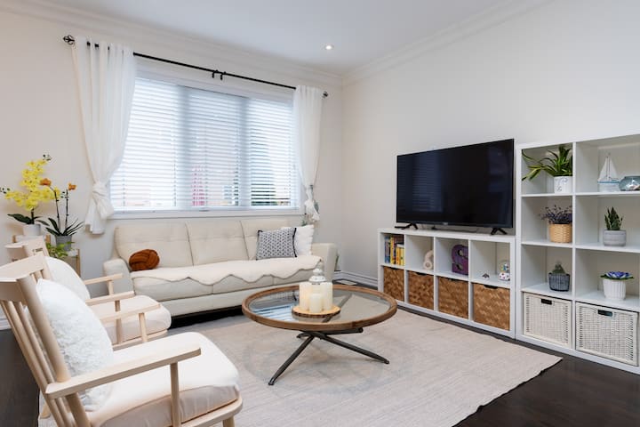 Stunning 4+1br Family Oasis @Oakville +Ev Charger - Oakville