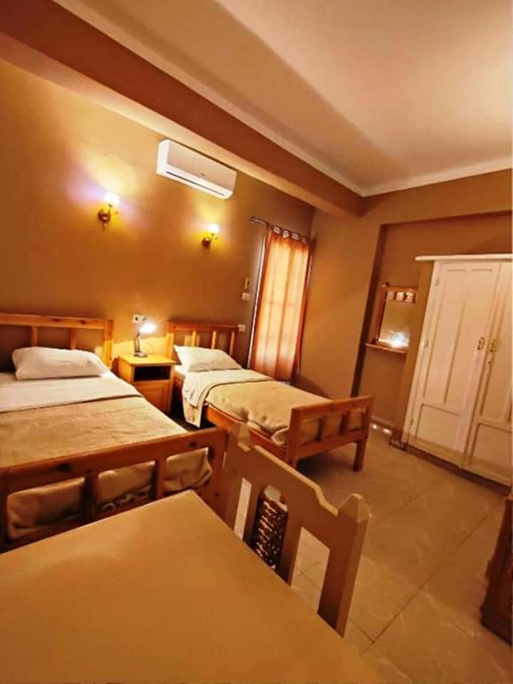 Kareem Hotel Single Room - Luxor