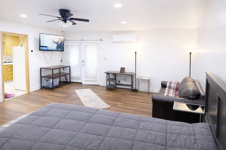 The Tracy Hideaway - Tracy, CA