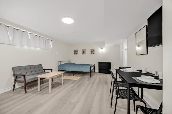 Studio Room No. 1 In North York - Toronto