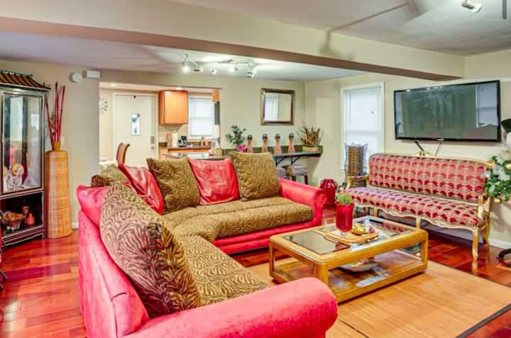 Enchanted Cheetah W/ Outdoor Fire-pit! - Wayzata, MN