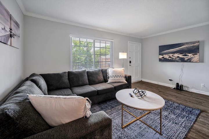 Minimal 1br In The Heart Of Durham - 2nd Floor - Durham, NC