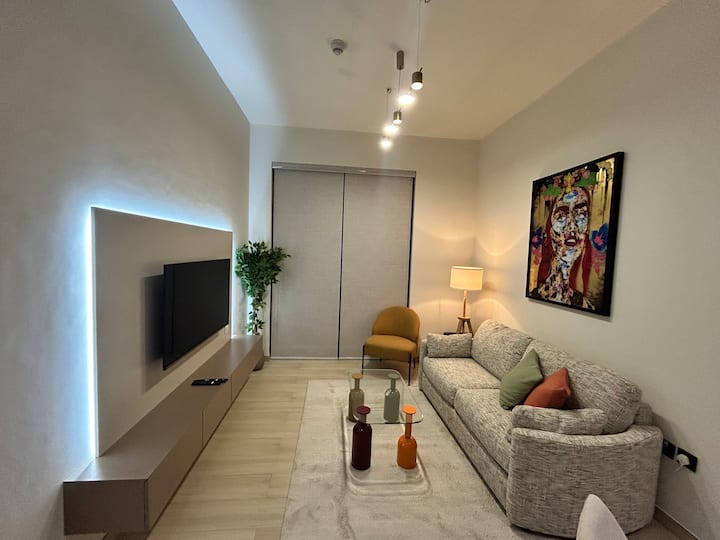 Bright & Cozy 1bhk • Prime Jvc Location • Balcony - Dubai