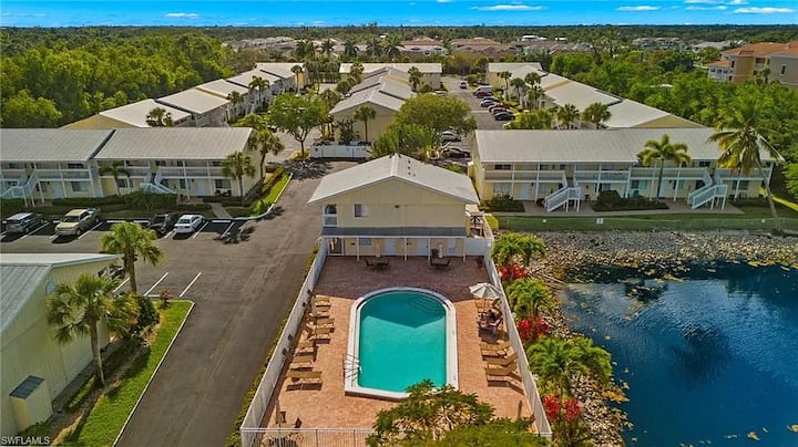 Turnkey Naples Condo 1st Near 5th & Beaches * King - Naples, FL