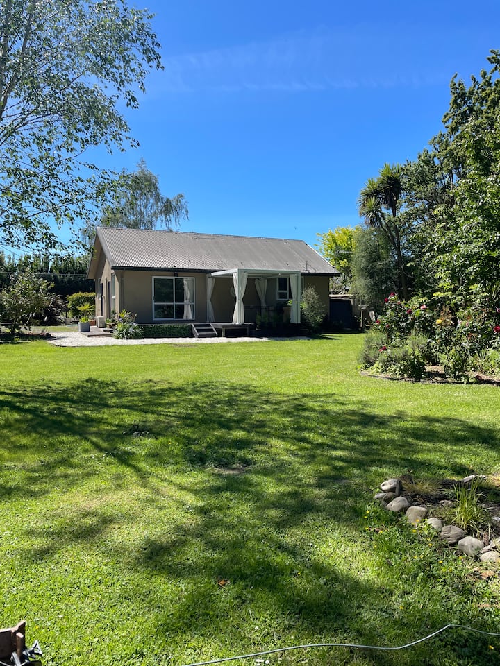 Country Cottage Escape | Two-bedroom Rural Retreat - Pegasus