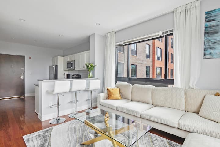 Luxury Ny Home| Parking| Gym| Patio| Bidet - The Bronx, NY