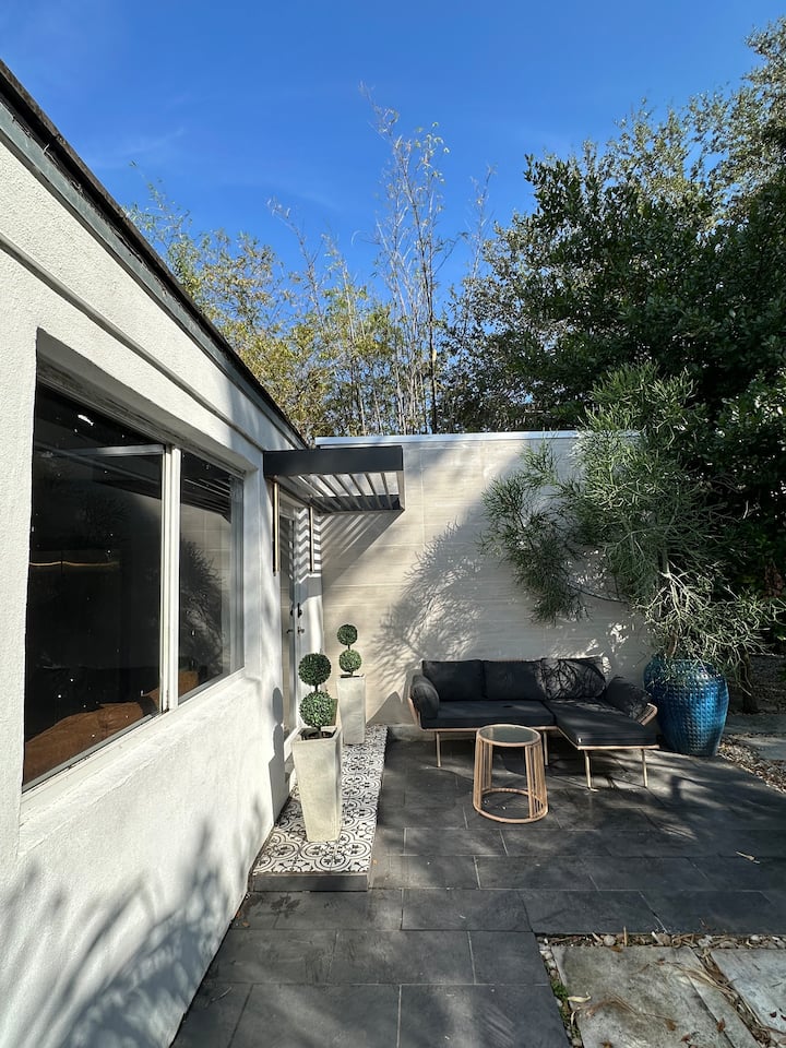 #C Little House Terrace Miami Center Beach - Coral Gables, FL