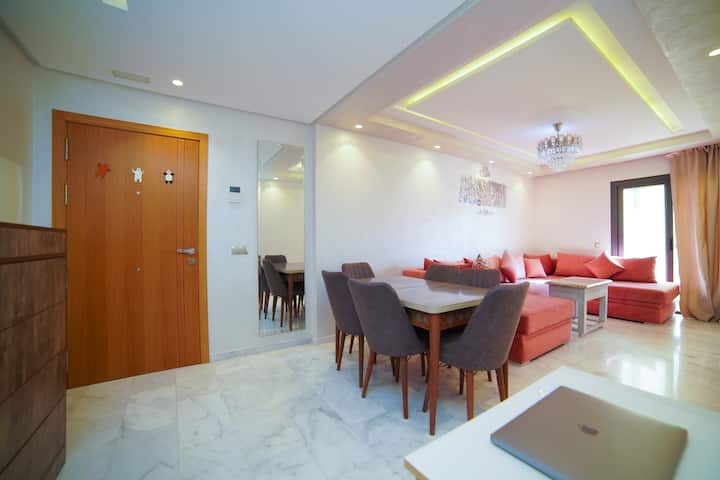 4th Floor Modern 1br W/ Elevator & Balconies - 탠지어