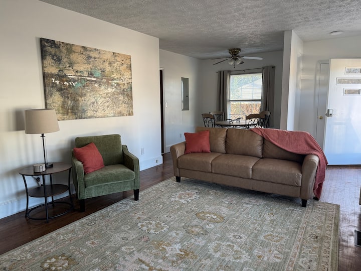 Minnie’s Place Prime Location - South Boston, VA